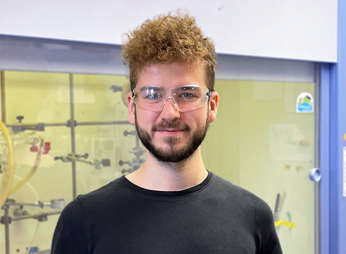 Adam Petrik – DumeleLAB